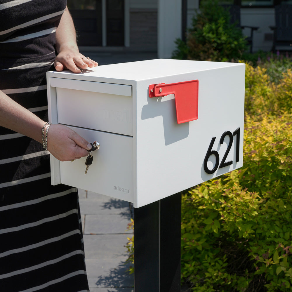 Locking Post Mount Mailbox | Small