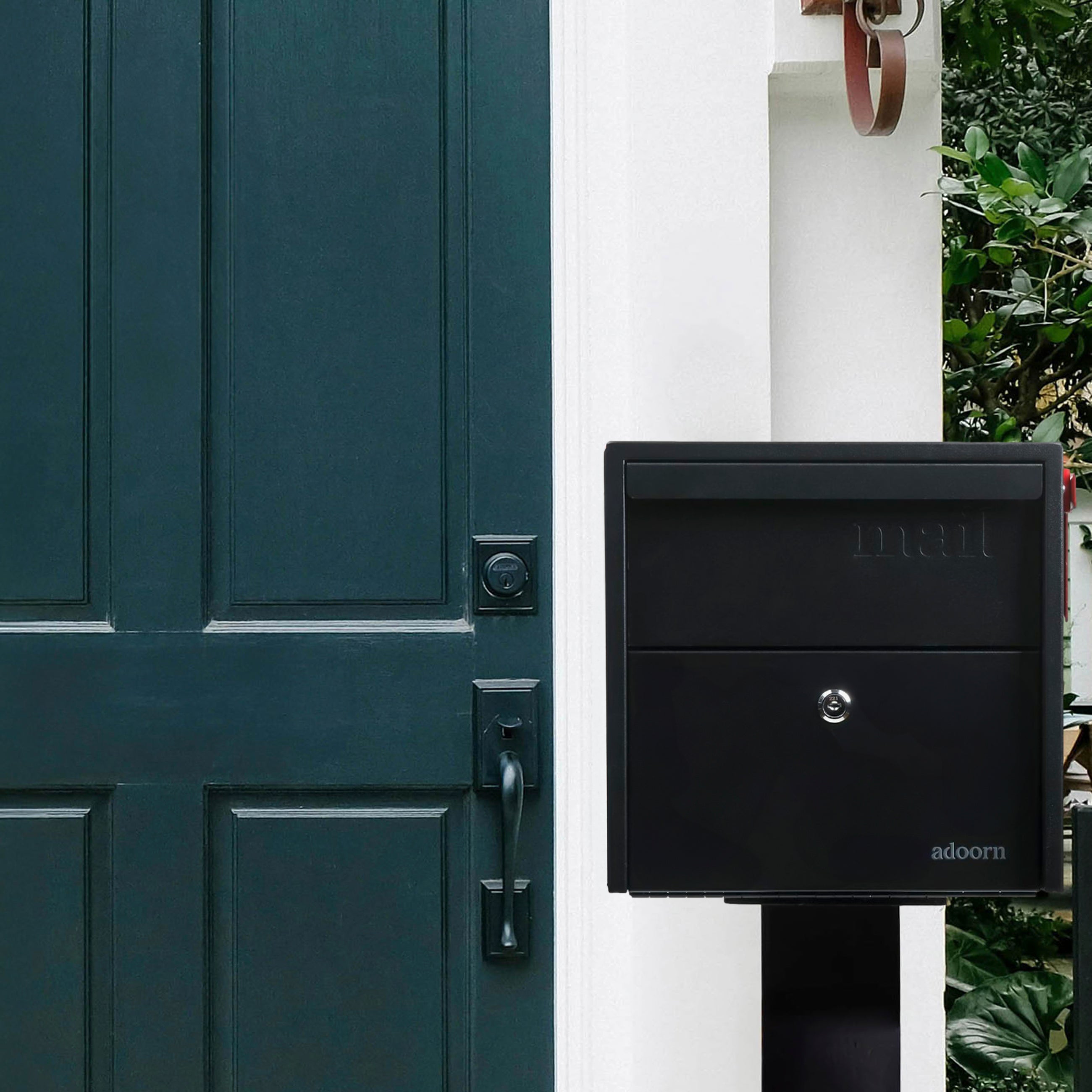Post Mount Locking Mailbox | Small